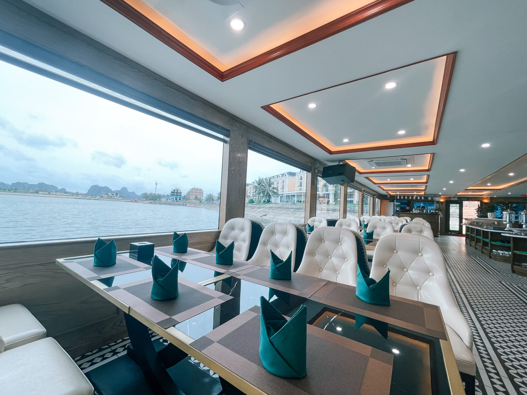 Vivu Hạ Long và thiên Đường Du lịch Tuần Châu 3N2Đ - Vivu Hạ Long Việt Nam